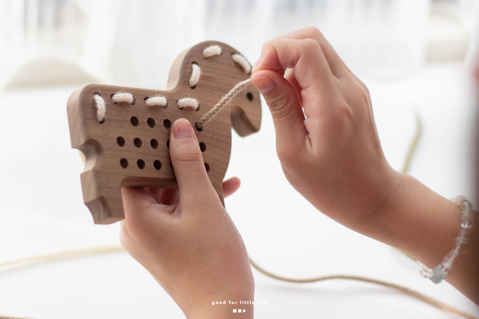 naef Schnurpfel Pony 木馬穿線遊戲 – Kids+ Icon 大人小孩。玩具箱